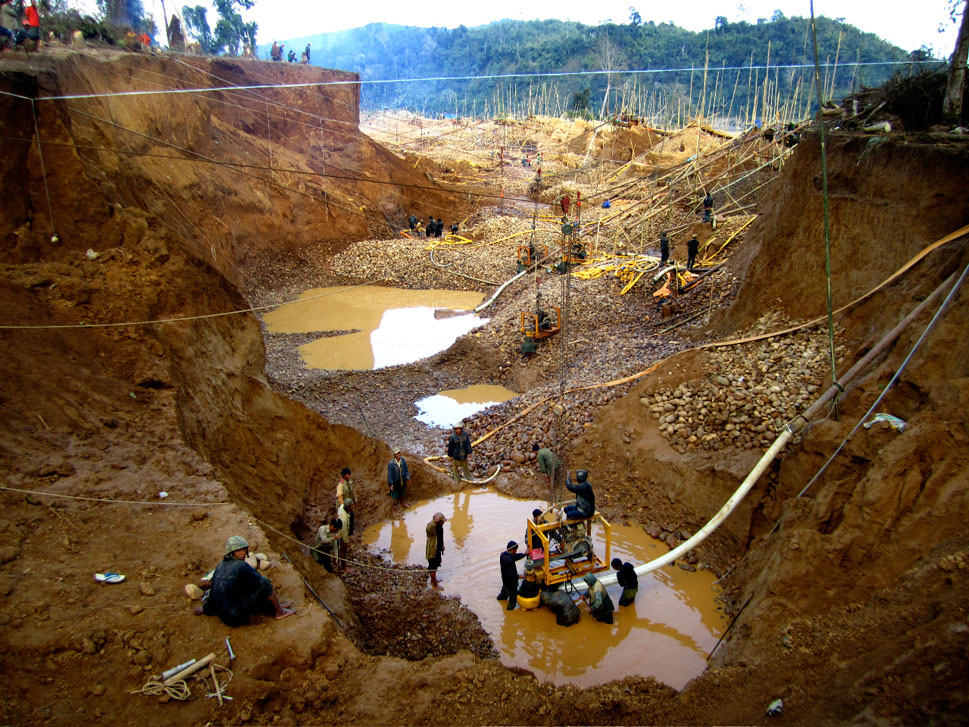 Photos Of The Day: Gold Mining In Myanmrar/Burma | The Velvet Rocket